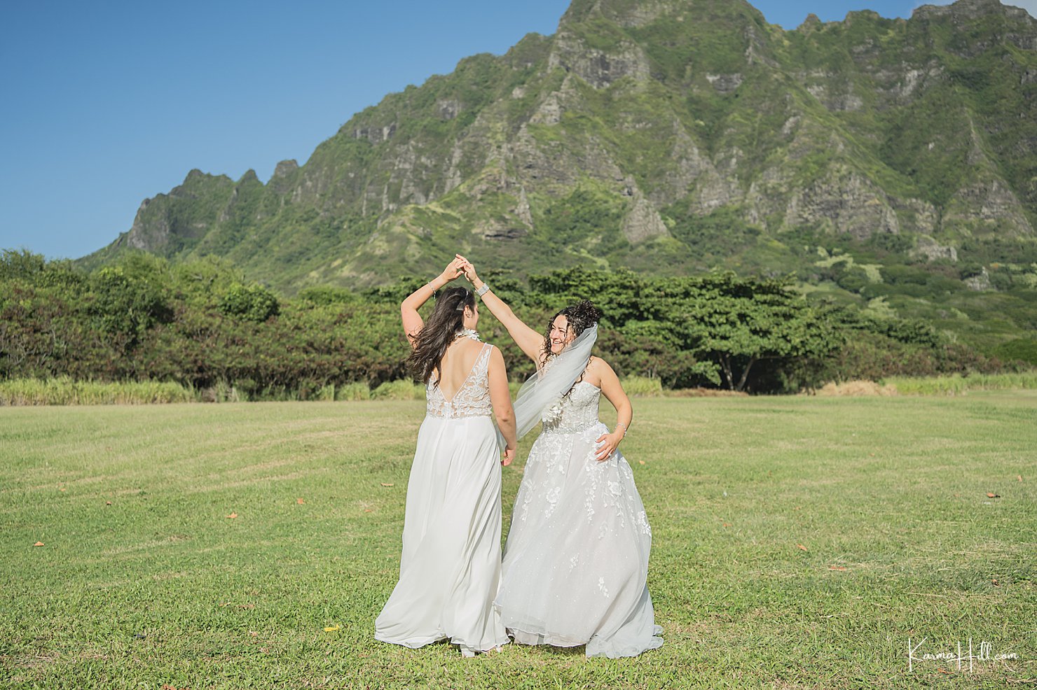 Keys To My Heart - Alaina & Katherine's Oahu Elopement