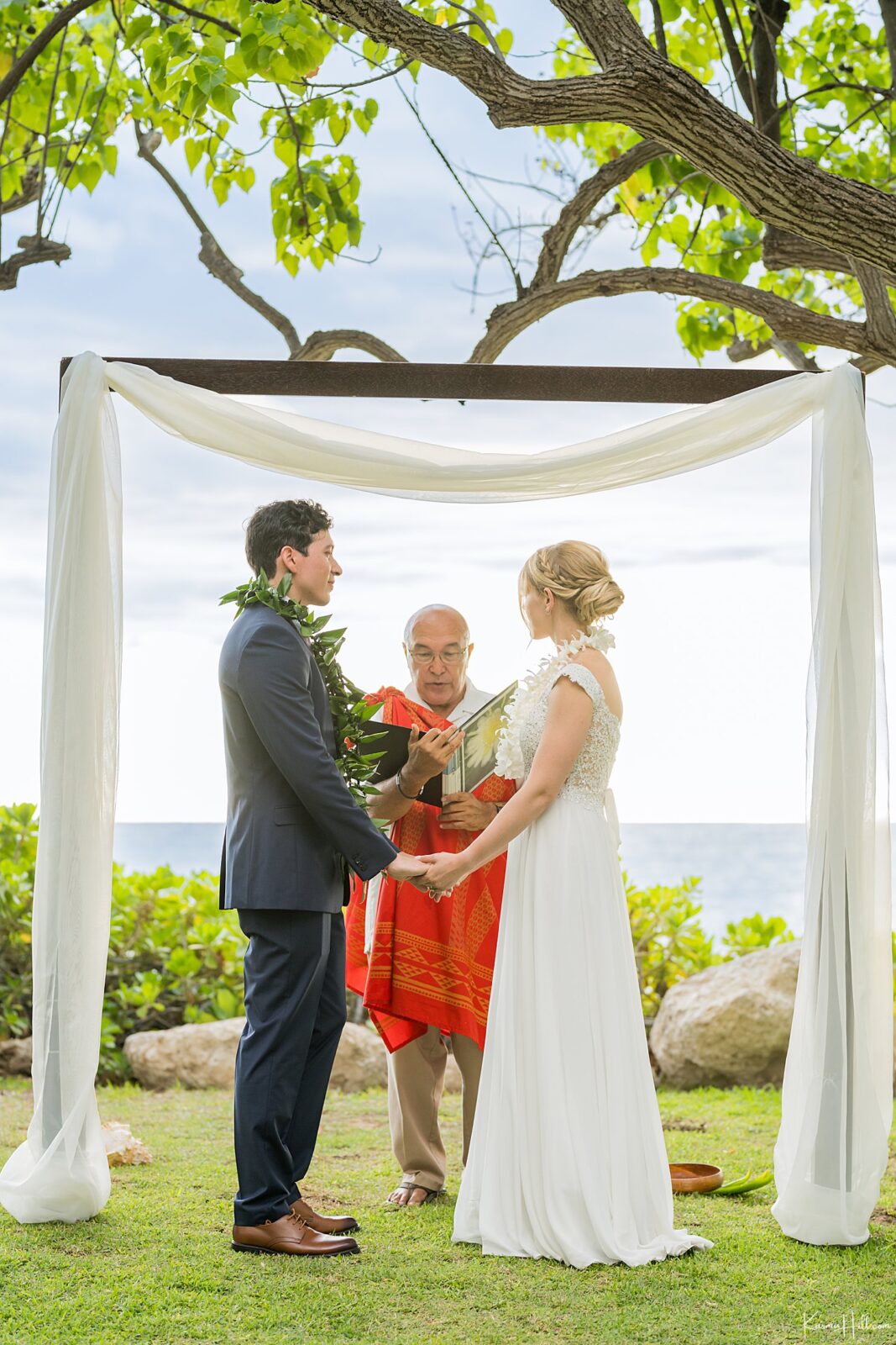 Hawaii Felt Right - Haley & Roberto's Oahu Venue Wedding