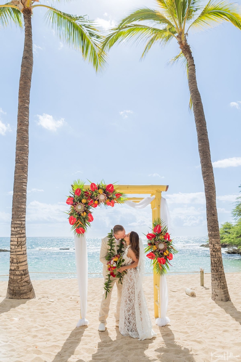 Café Romance - Ruby & Christopher's Oahu Venue Wedding